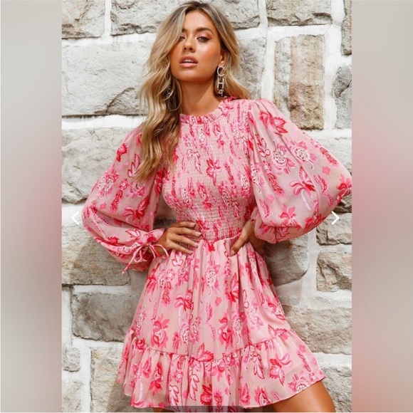 Selfie Leslie | Dresses | Selfie Leslie Marja Long Balloon Sleeve ...